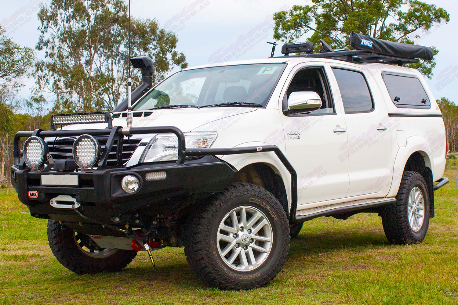 Toyota Hilux Dual Cab White R&D 11111 | Superior Customer Vehicles