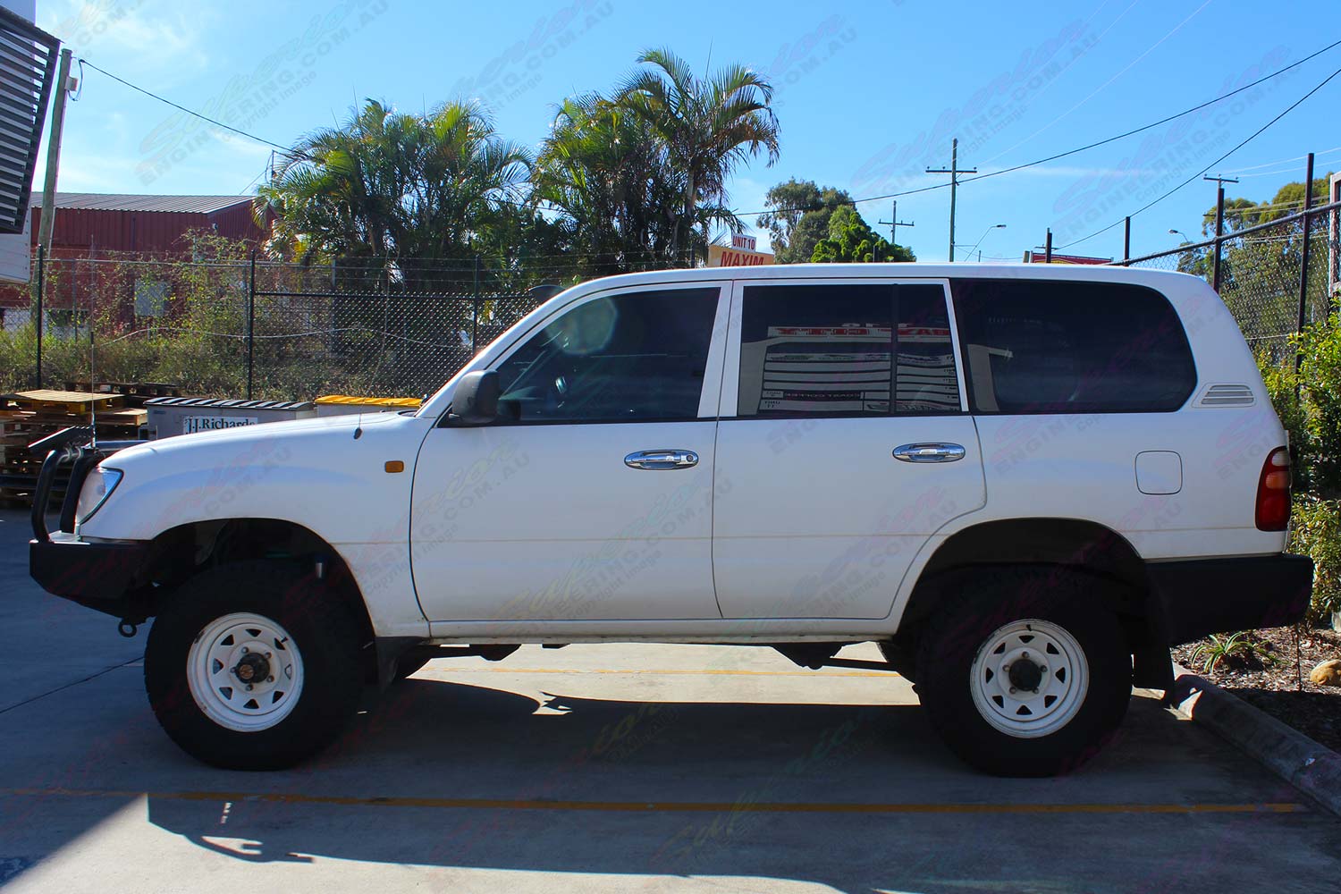 Toyota Landcruiser 105 Series Wagon White 53470 | Superior Customer ...