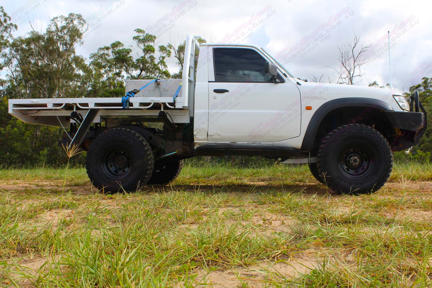Nissan Patrol GU Ute White 66964 | Superior Customer Vehicles