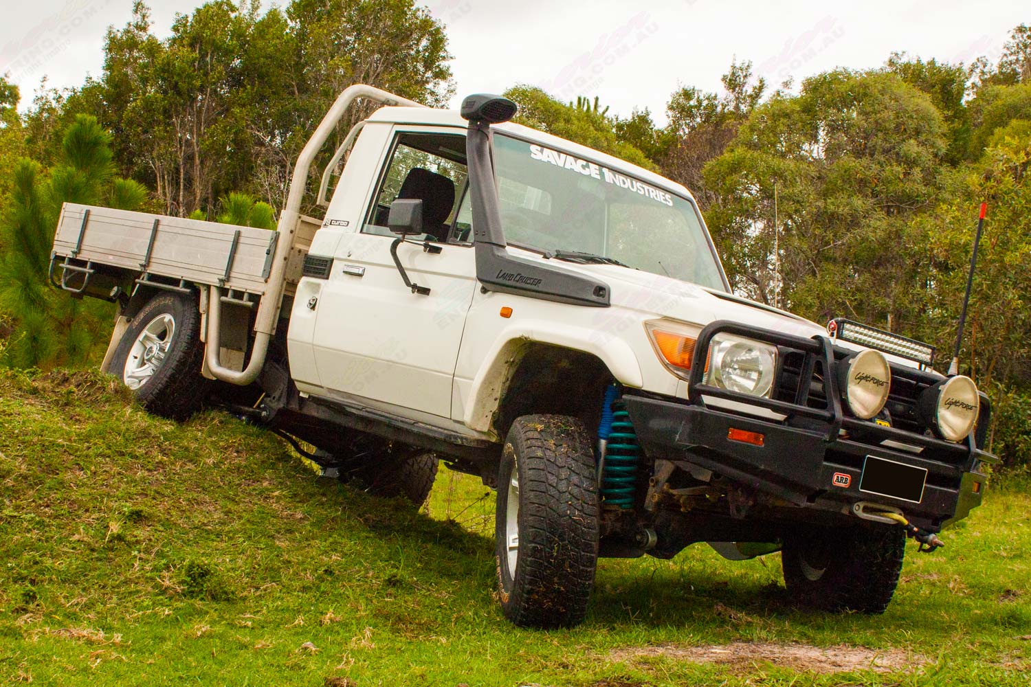 Toyota Landcruiser 79 Series Single Cab Non VSC White 11111 | Superior ...